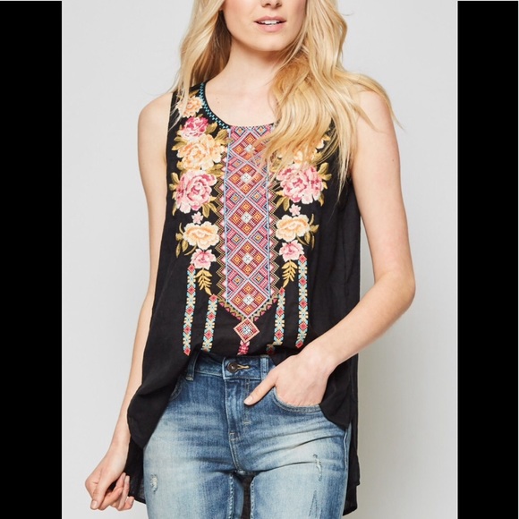 ANDREE BY UNIT | Tops | Andree By Unit Tunic W Embroidery Detail On ...